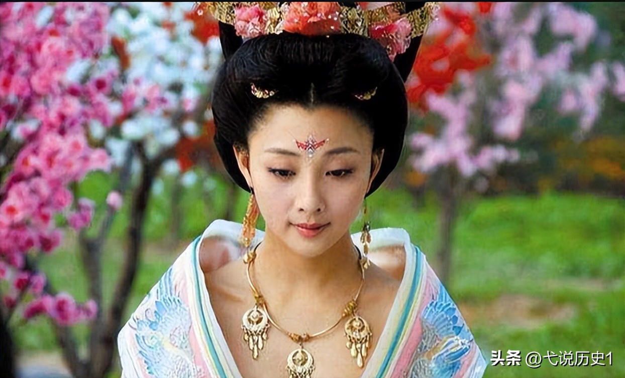 After being favored by Emperor Xuanzong of Tang for 11 years, what is ...