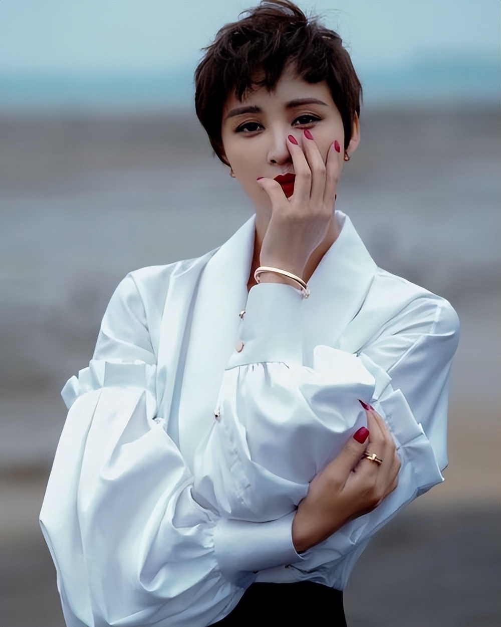 After watching Zhang Xinyi 7 years later, I realized why she left Wang ...