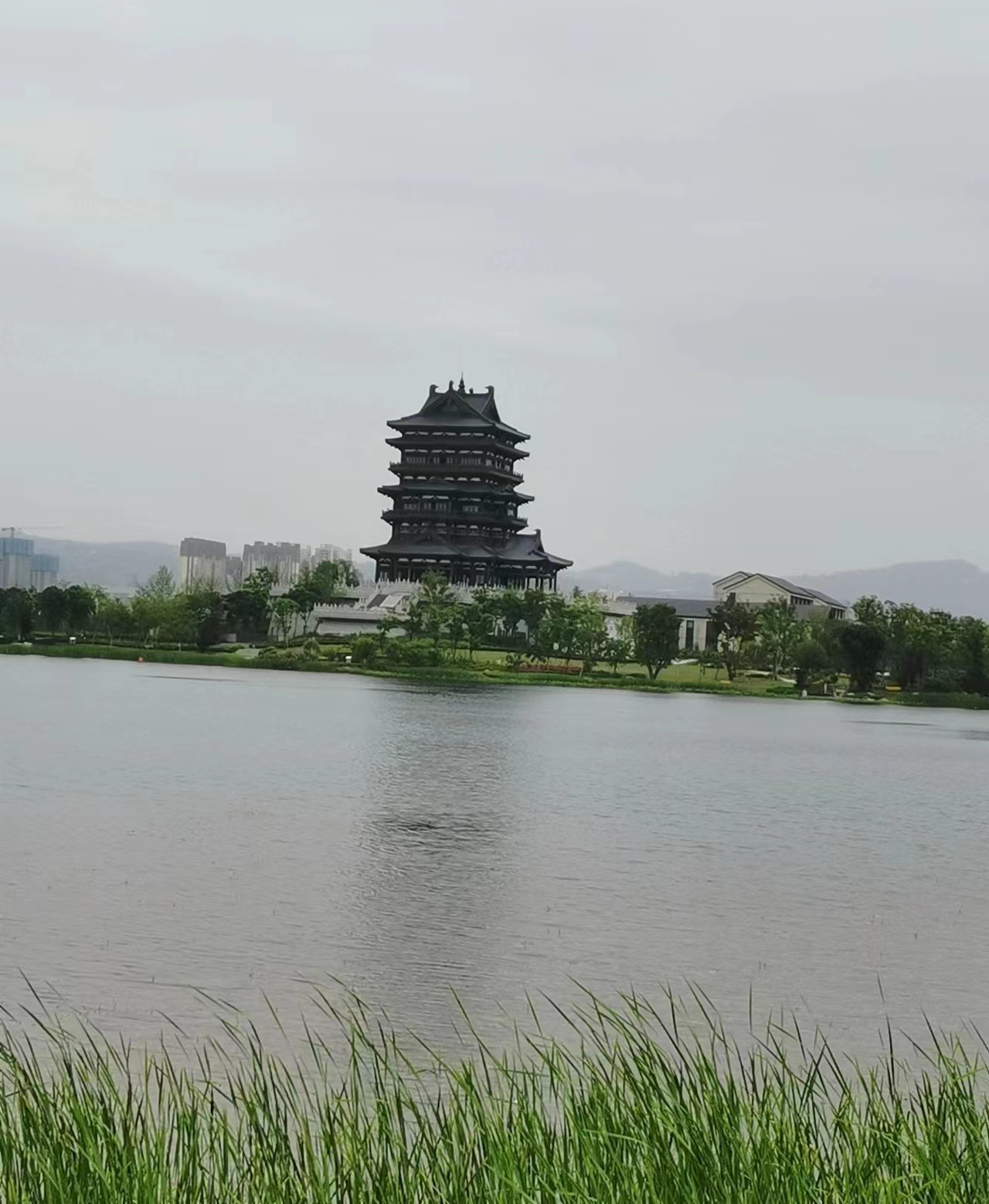 Take a walk to see the flowers and visit Dong'an Lake once - iNEWS