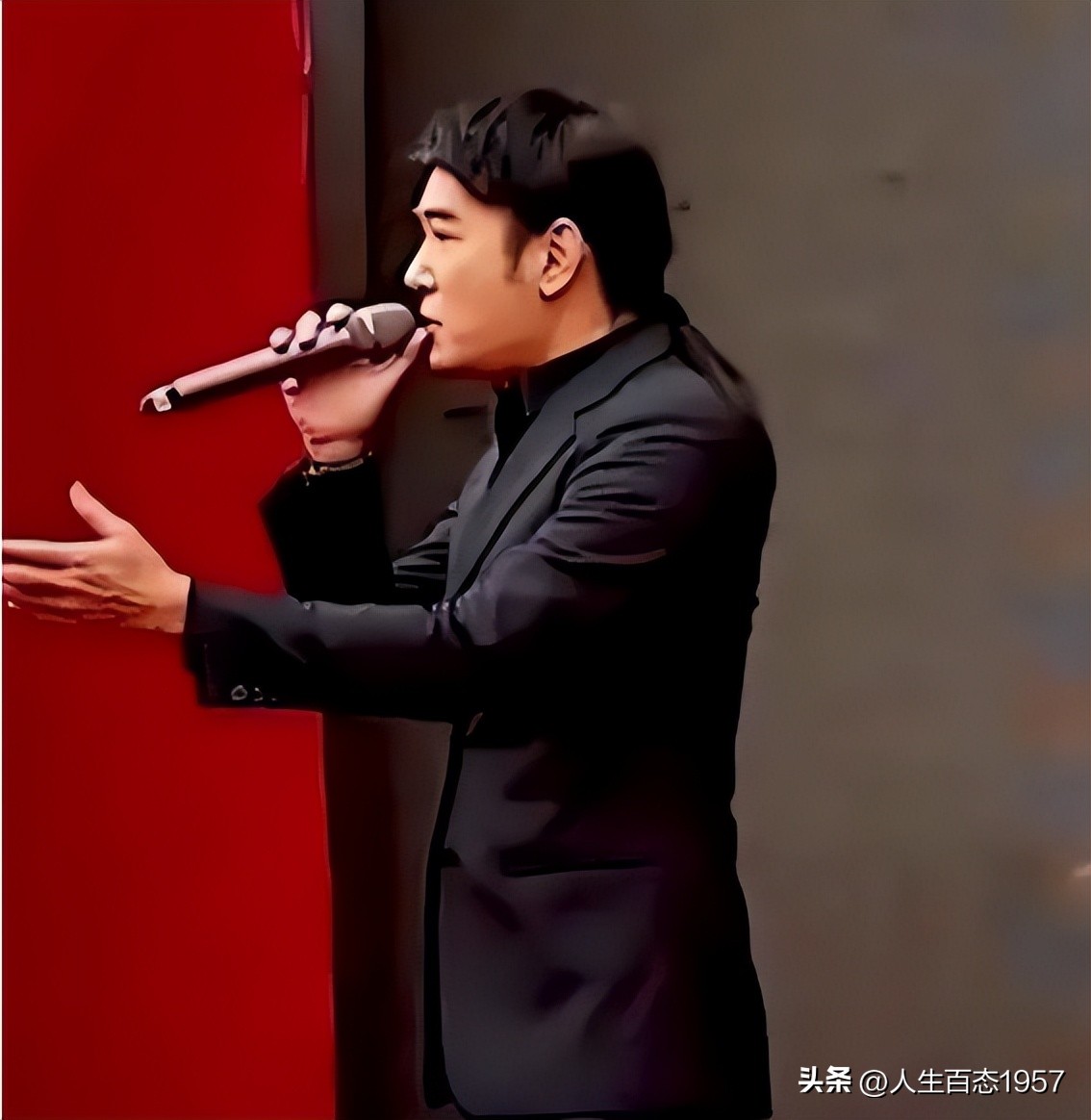 55-year-old Jiao Enjun performed on a simple stage and was paid 50,000 ...