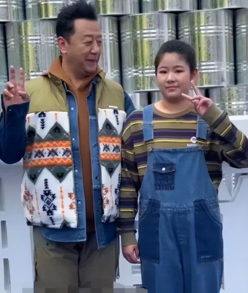 Guo Tao and his daughter walk on the same stage, 11-year-old Guo Yiwen ...
