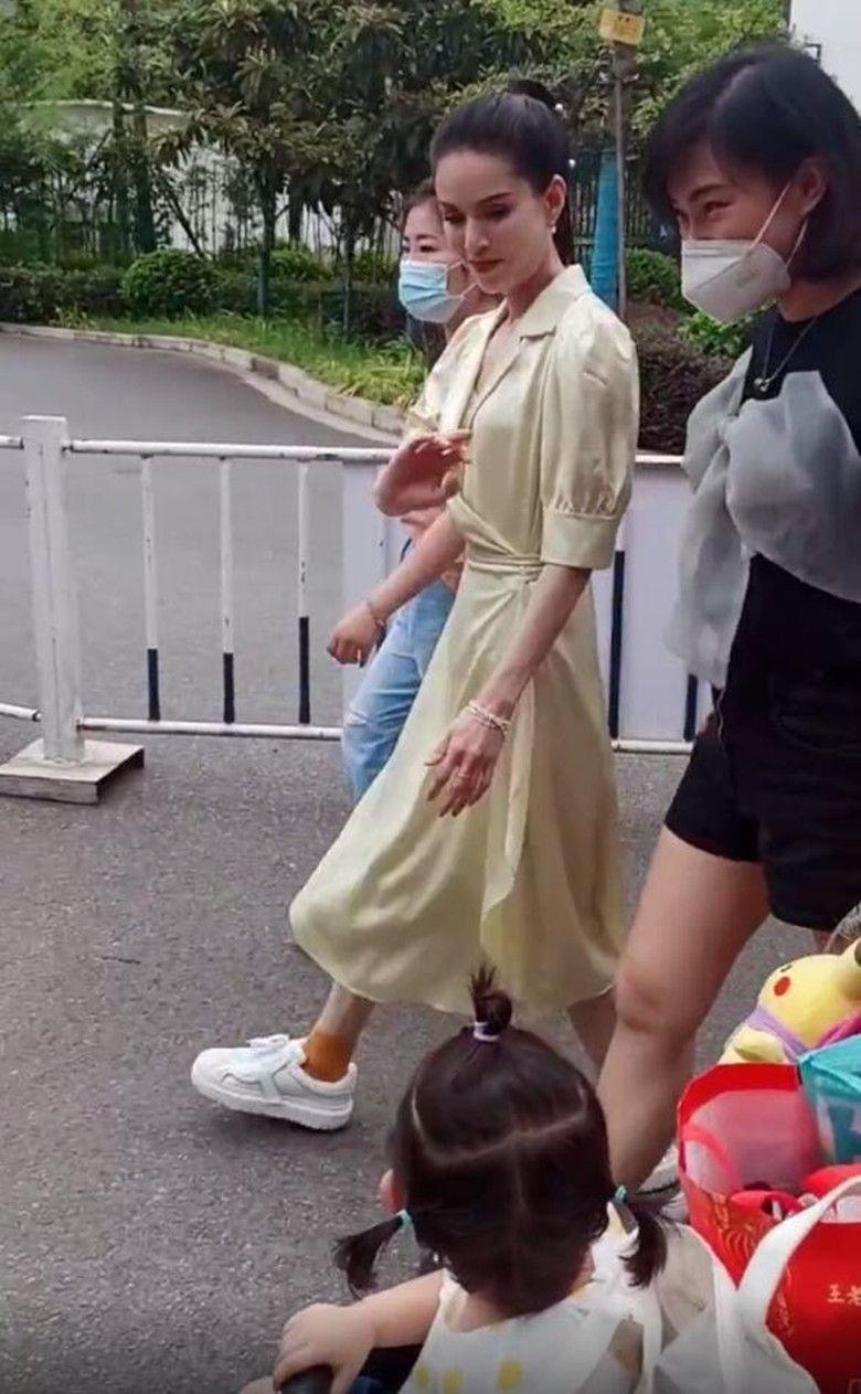 Li Ruotong was photographed by passers-by, but they lamented that she ...