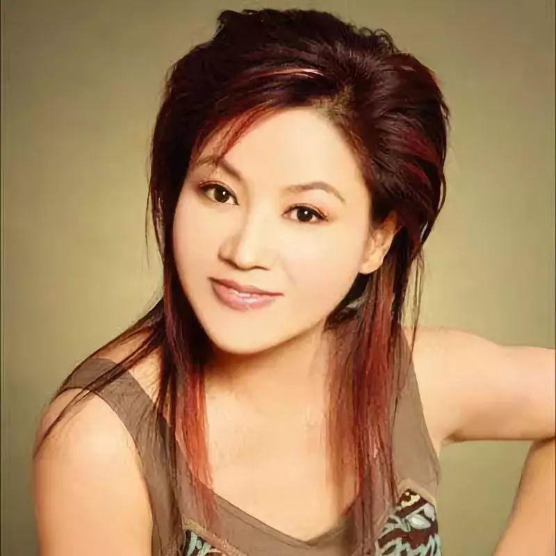 Famous singer Su Hong: Losing her father, mother and husband, now her ...