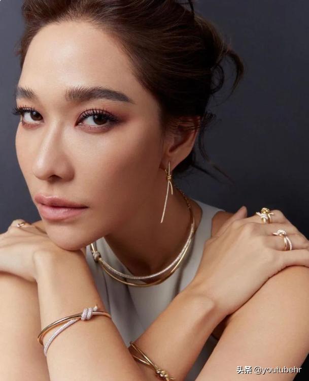 The actress announced that she came out of the closet and confessed to ...