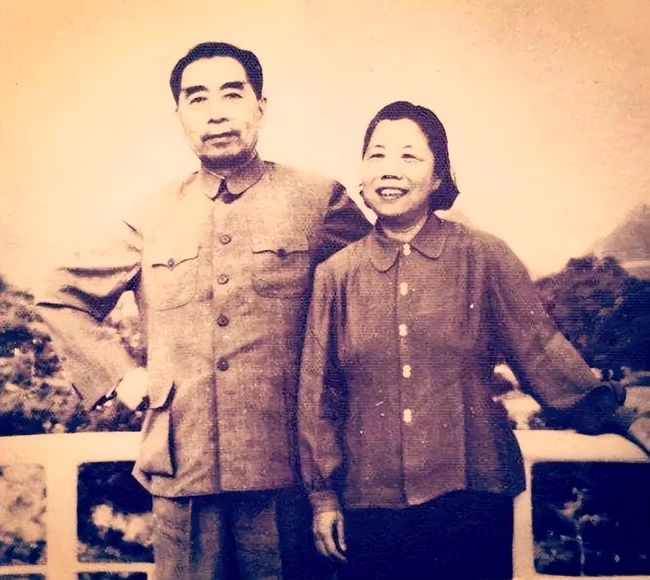 Because Deng Yingchao was so similar to Premier Zhou, Deng Yingchao ...