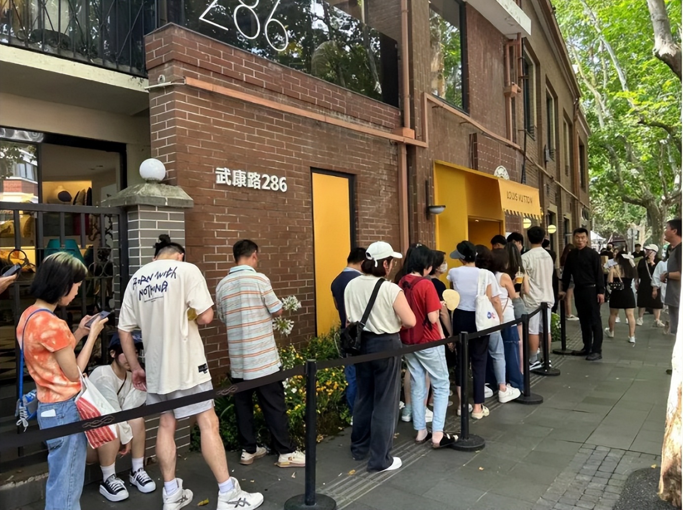 The "rebellious" Ruixing Coffee is beating the joint assassin - iNEWS