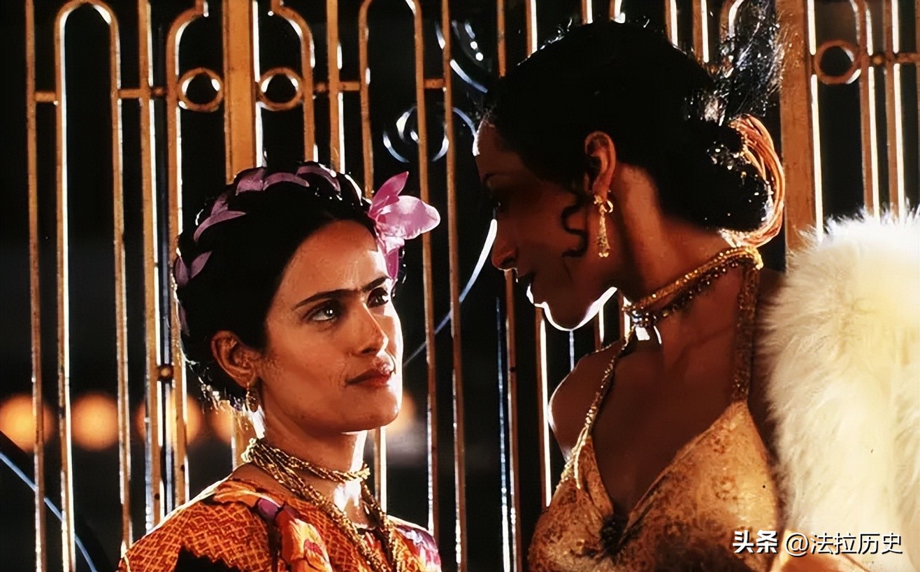 How to use color aesthetics in the movie "Frida"? - iNEWS