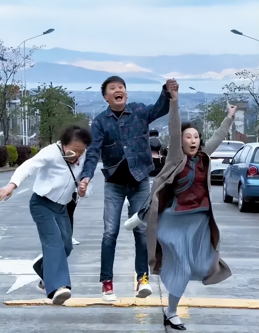 Yang Fan, a well-known CCTV mouthpiece, personally sent off his mother ...