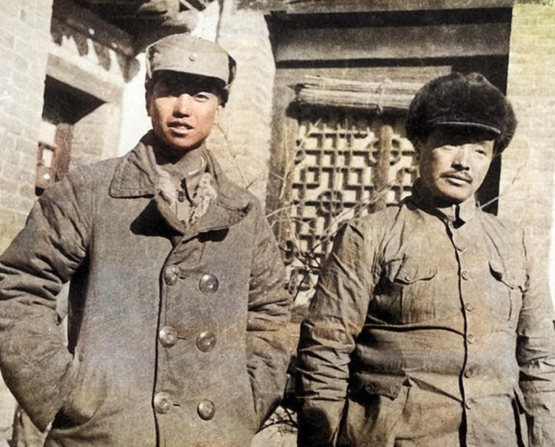 Old red photo: Marshal He Long and General Xiao Ke, both comrades-in ...