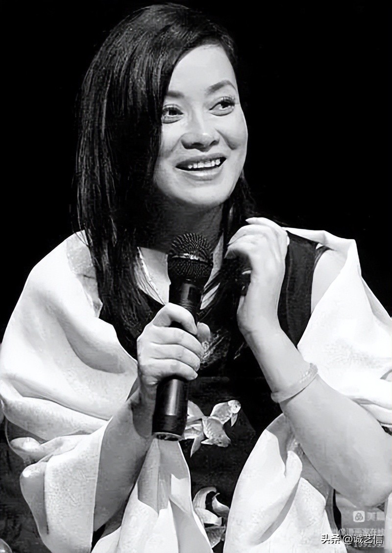 Singer/Mao Amin/Portrait Comics - iMedia