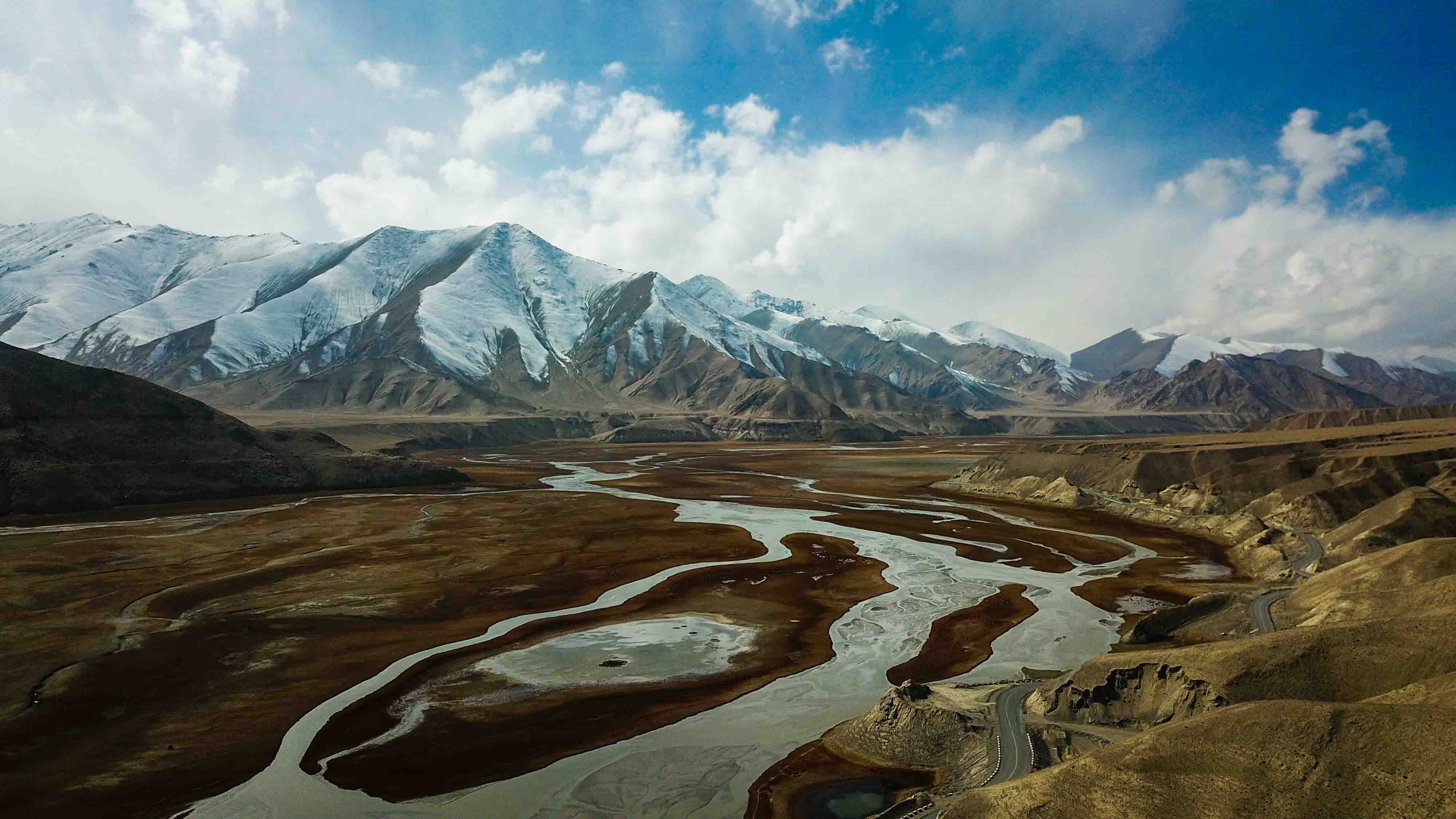 Xinjiang is known as the nature reserve of the northern country, with ...