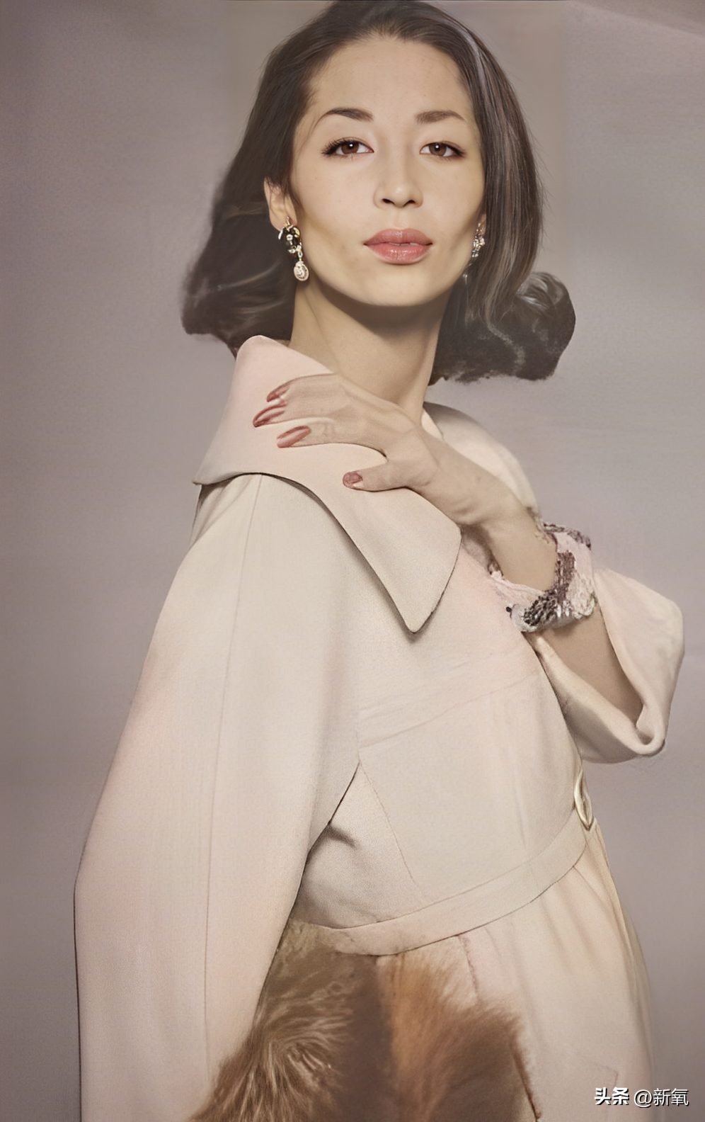 The ceiling of the Chinese model, the royal model of Givenchy - iNEWS