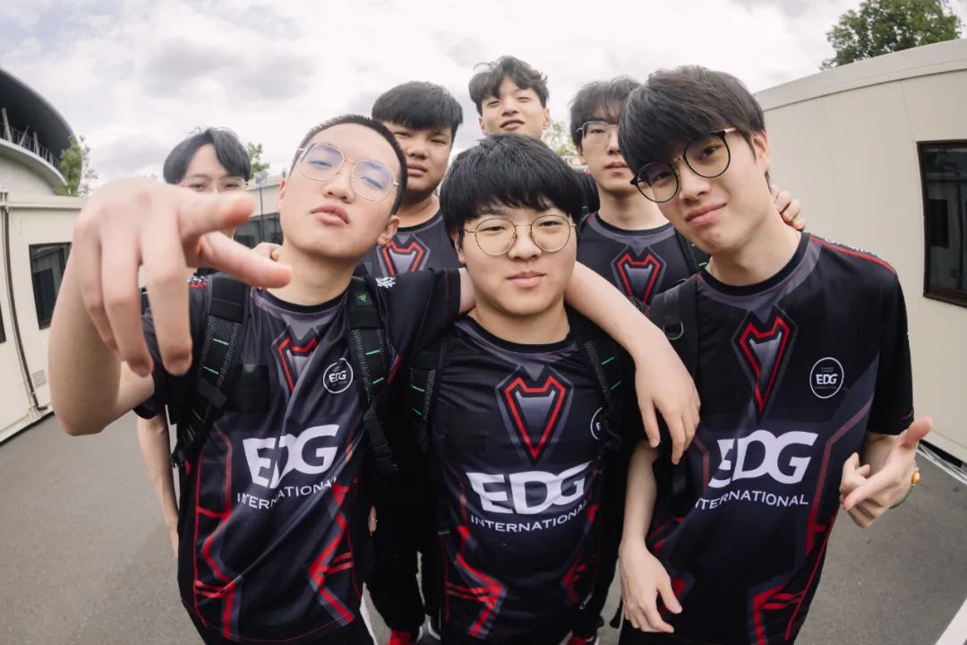 Dialogue with EDG ZmjjKK, CHICHOO: CN Fearless Contract from 0 to 1 - iNEWS