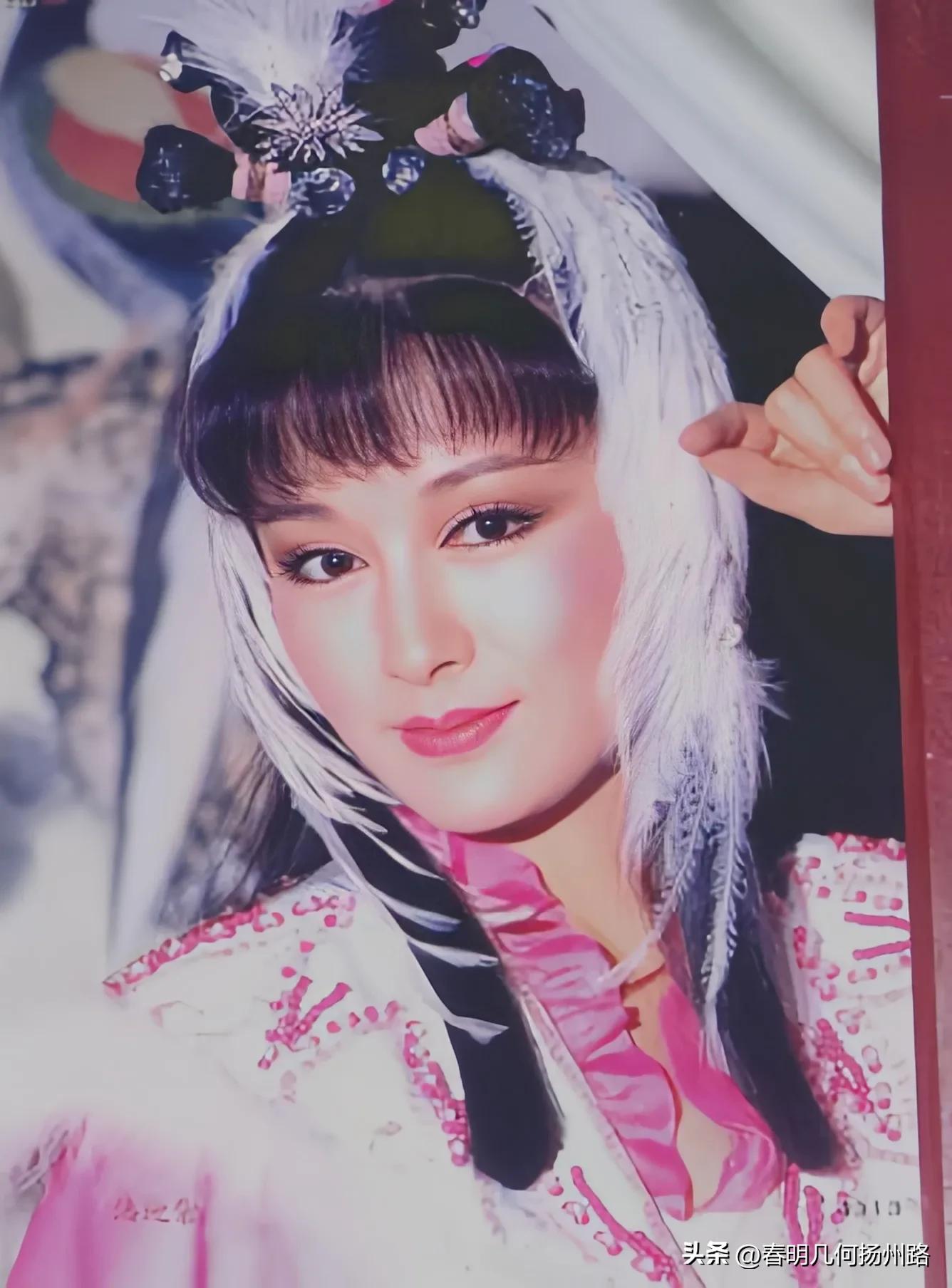 Pan Yingzi's little dragon girl is delicate and smart, just looking at ...