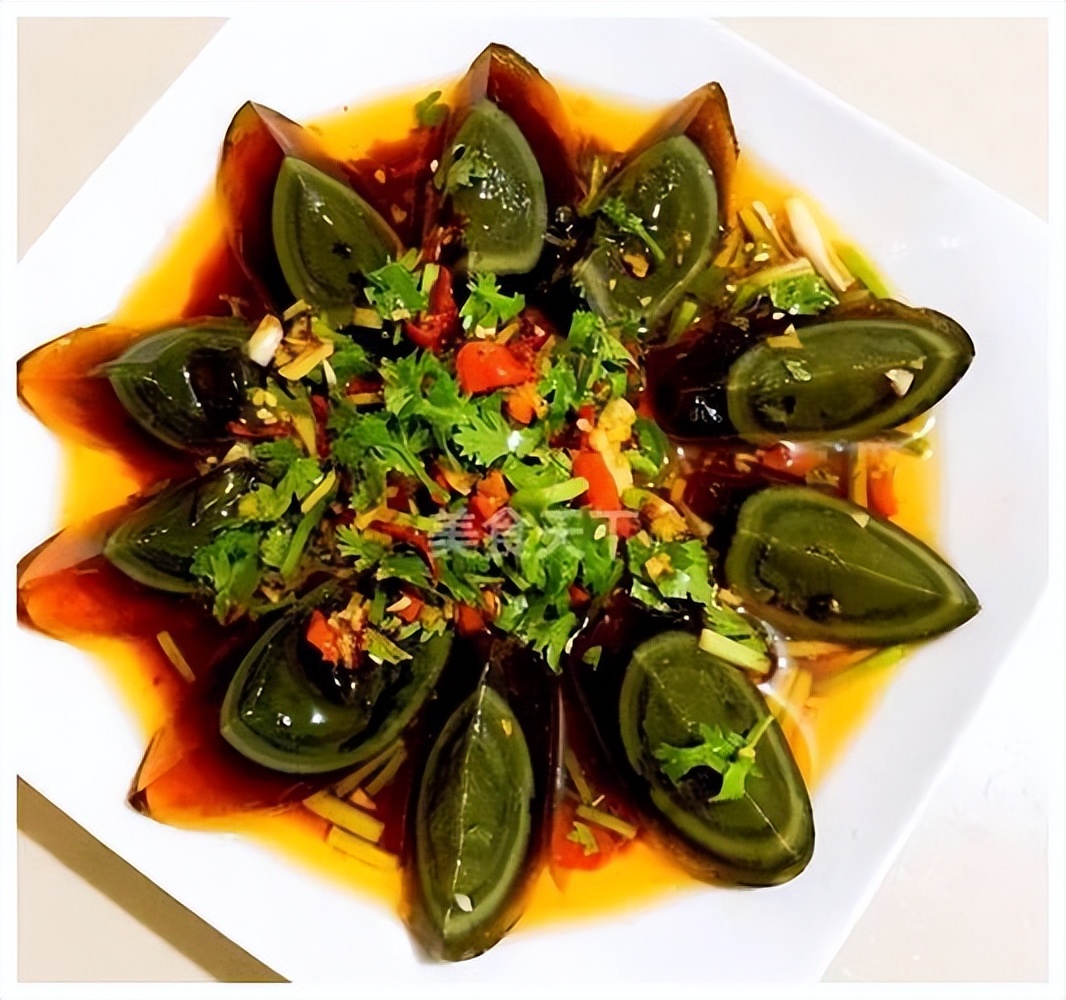 Preserved eggs and peppers are not just cold, I will teach you the ...