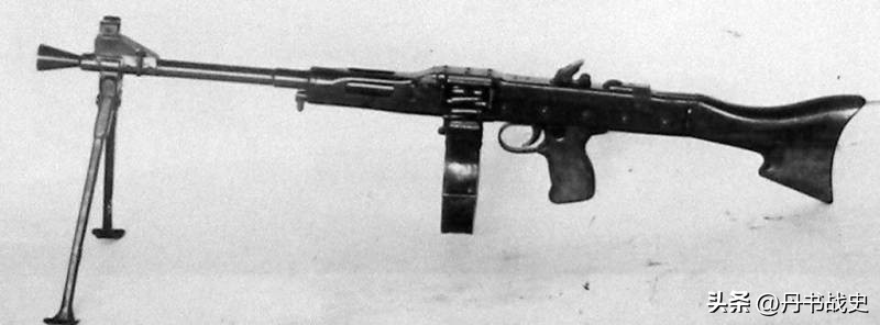 A machine gun that fires a pistol, the Soviet LAD light machine gun of ...
