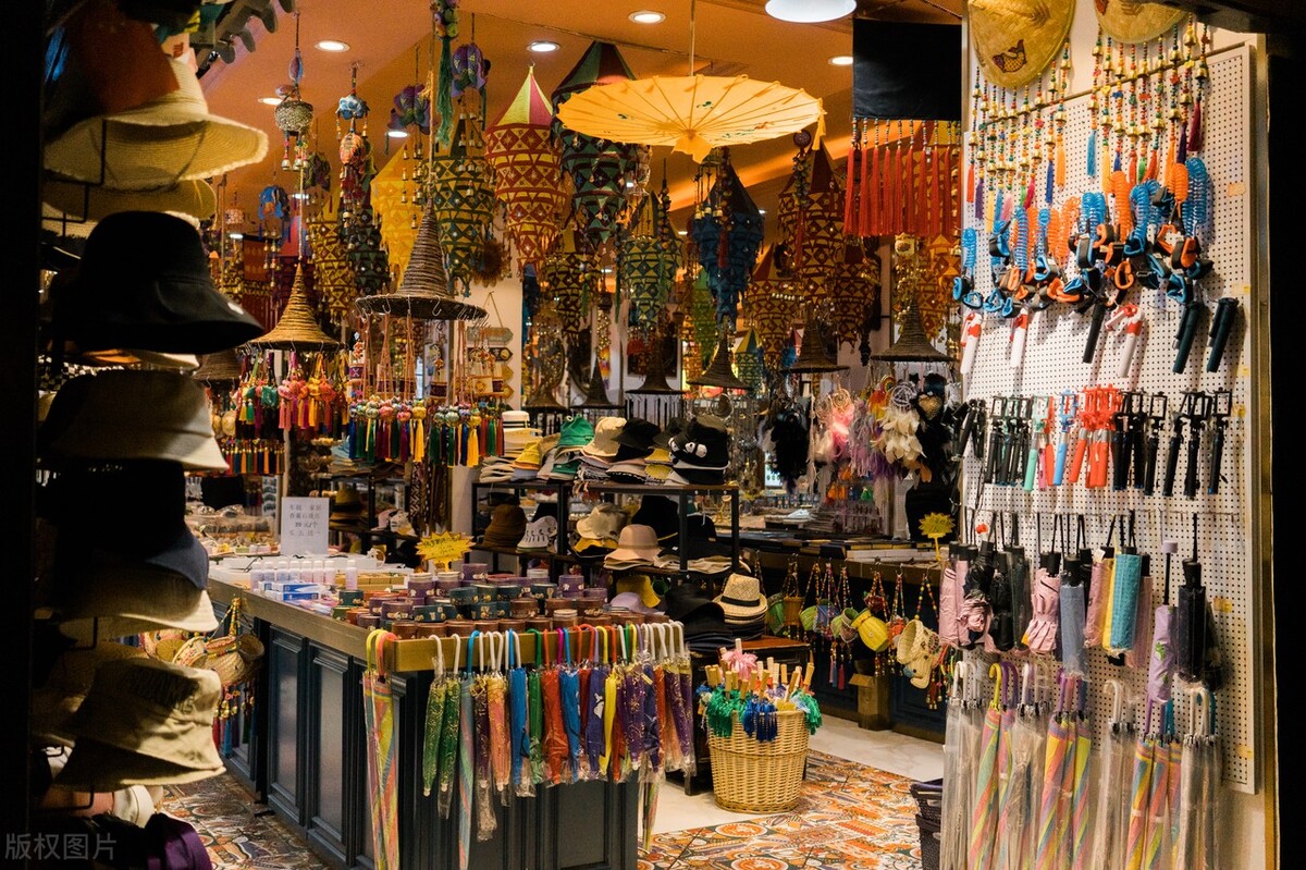 Street "weird", brick-and-mortar shops are closed, but these four types ...