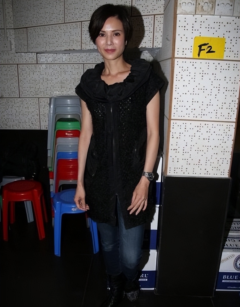 Both are 56 years old, Li Ruotong is much older than Chen Farong! One ...