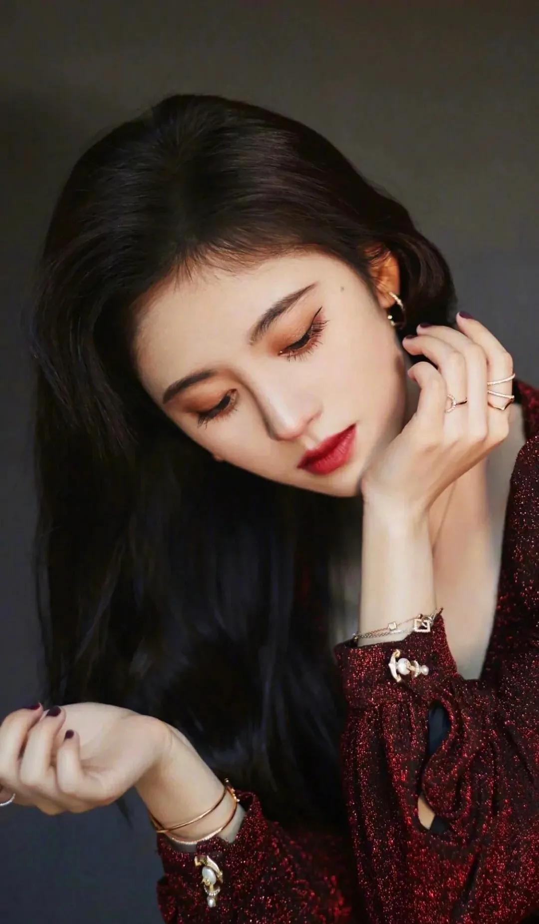 "Ju Jingwei" sweet photo of the beautiful goddess - iNEWS