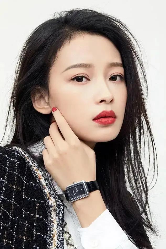 Confident and sweet Sun Yi - iMedia