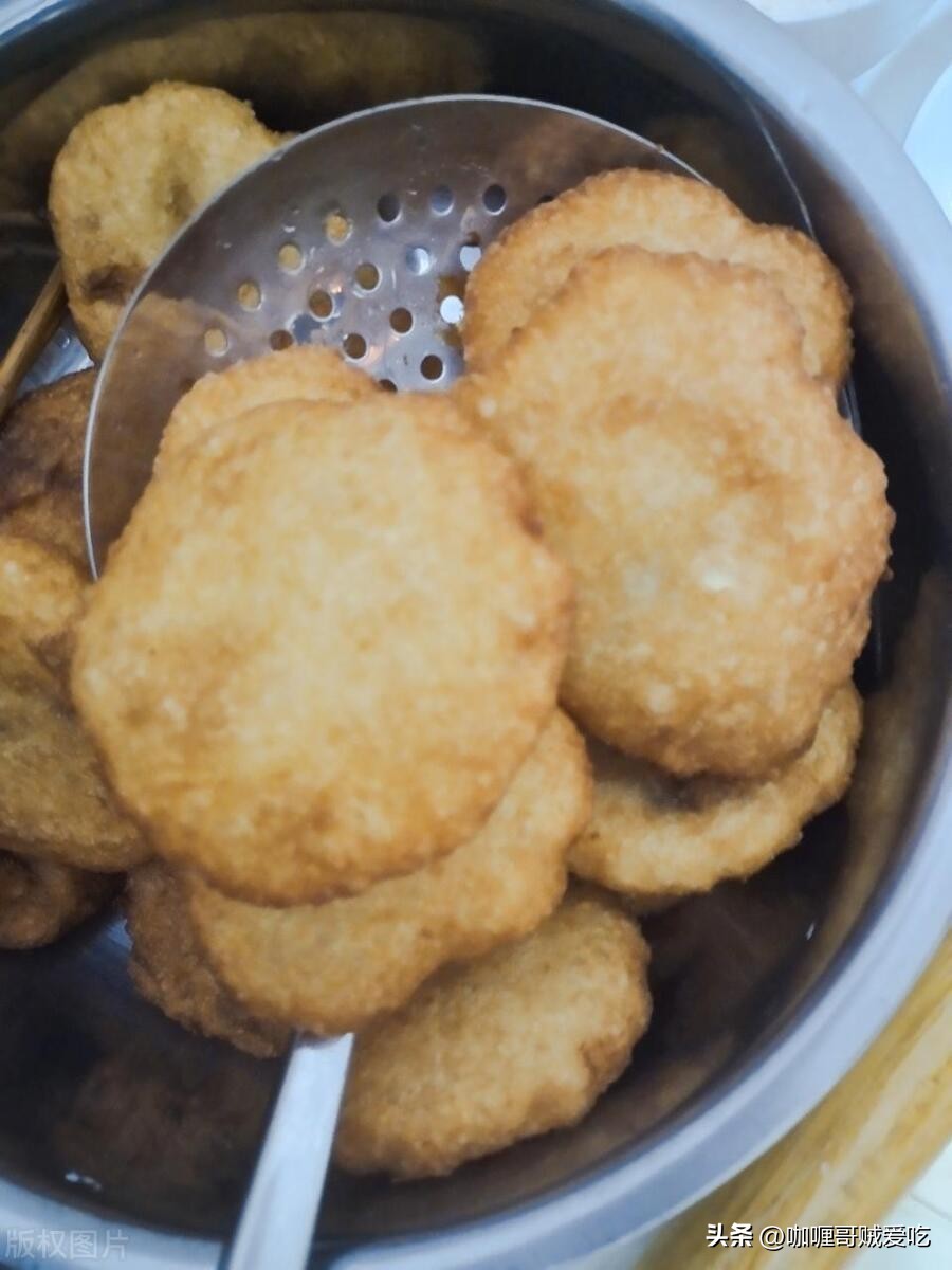 How to make fried cakes that are crispy on the outside and soft on the ...