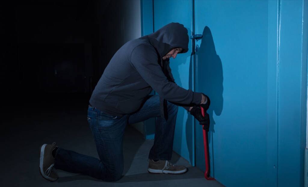 3 thieves broke into a shoe store at night and stole 200 sneakers worth ...