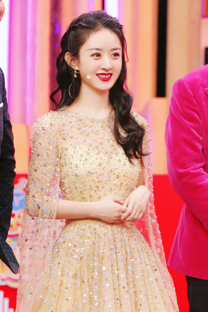 Zhao Liying wishes everyone "Tigers and Tigers", the little tiger ...