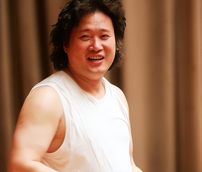 Tenor Dai Yuqiang: He married his first love at the age of 30 and had ...