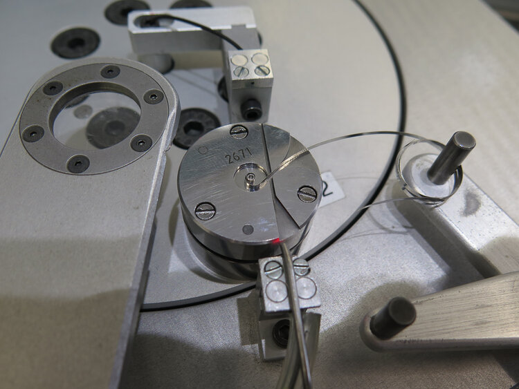 How is the movement spring made? - iNEWS