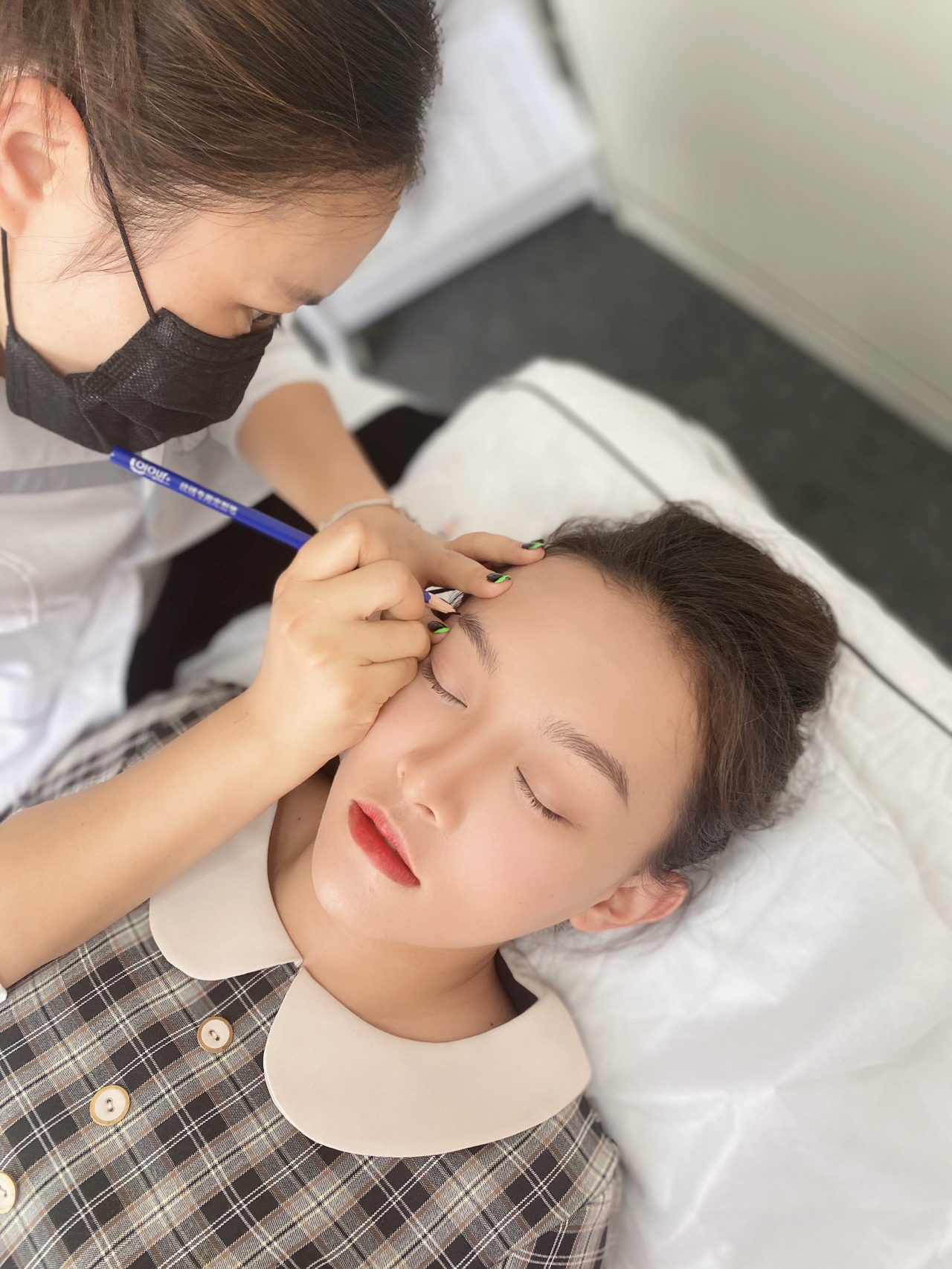Uncover why female stars choose wild eyebrows, there are 3 advantages ...