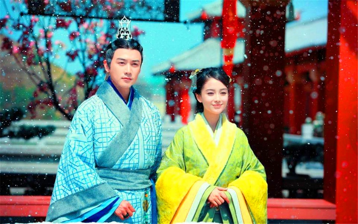 The five roles who played the heroine but became supporting roles, were ...