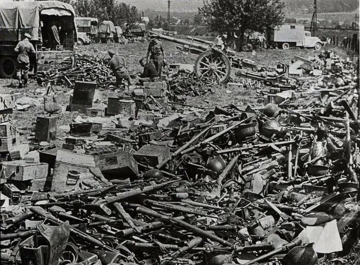 Where did the German small arms seized by the Soviet Union go? - iNEWS