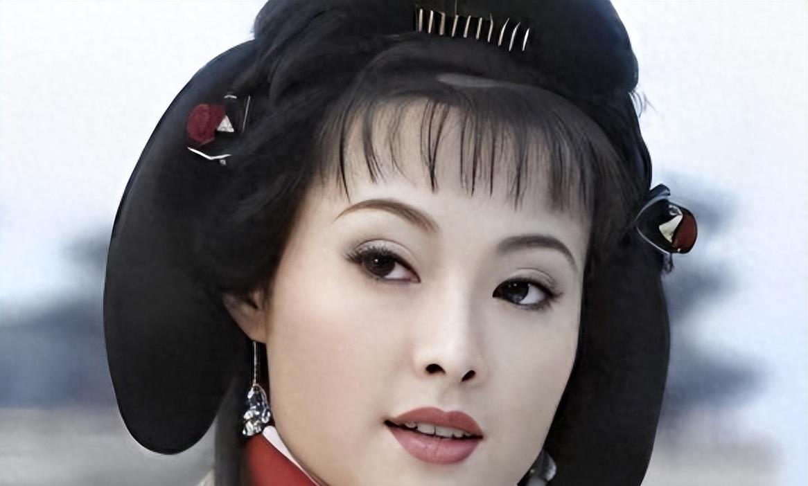 Also playing the role of "Beauty Zhao Hede", when 26-year-old Guo Zhenni meets 24-year-old Yuan ...