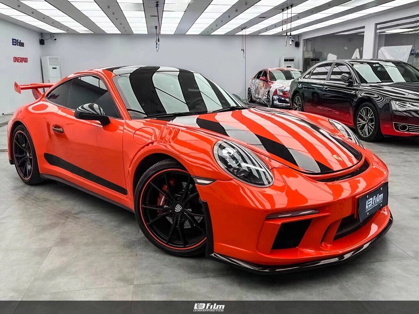 Porsche LB color-changing film highlights orange, eye-catching - iNEWS