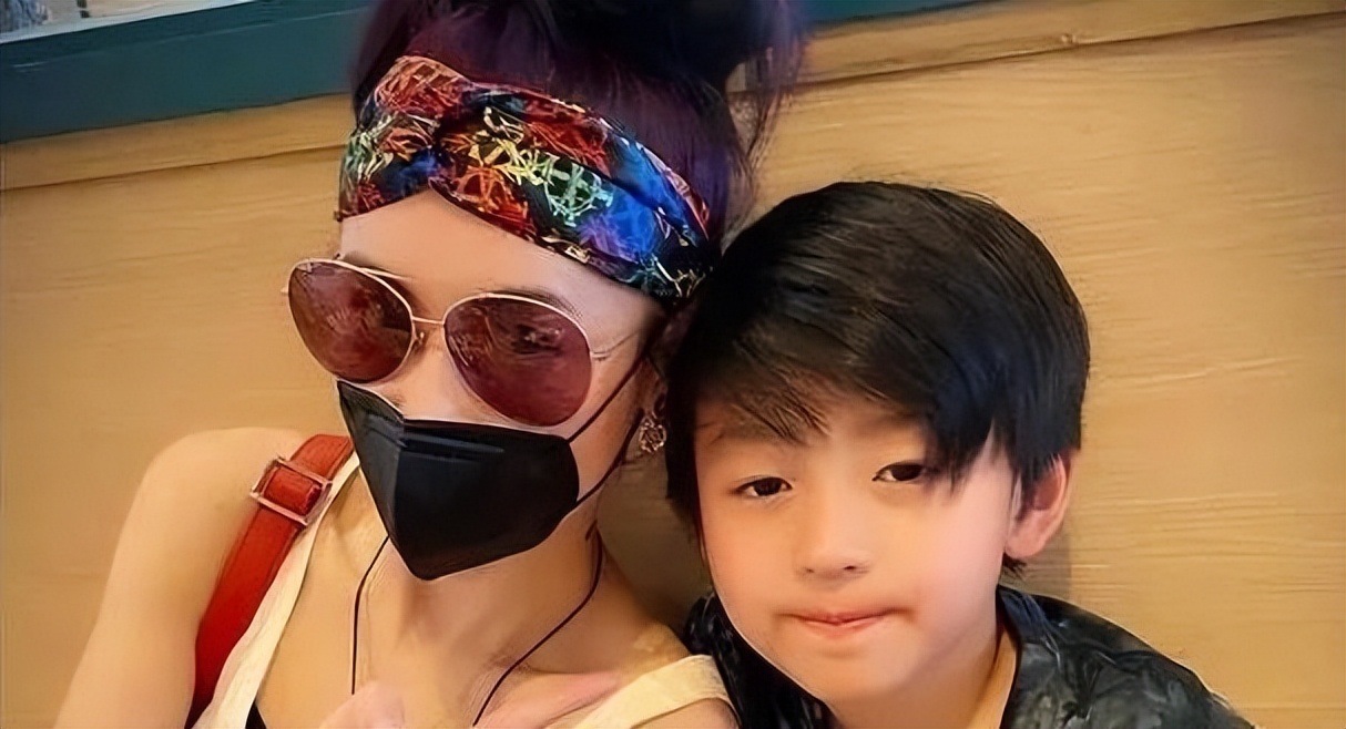 Cecilia Cheung brought 3 sons to celebrate the festival, the family is ...