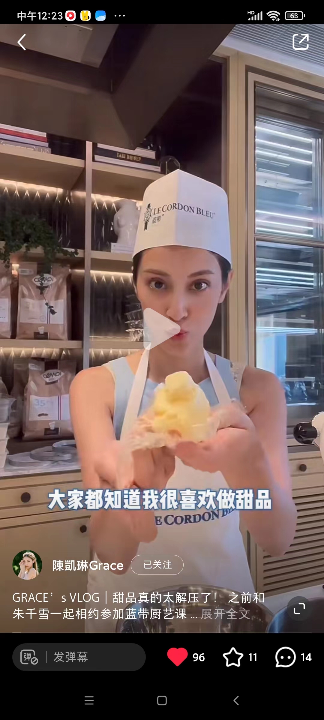 Chen Kailin and Zhu Qianxue make desserts together—there is a kind of ...