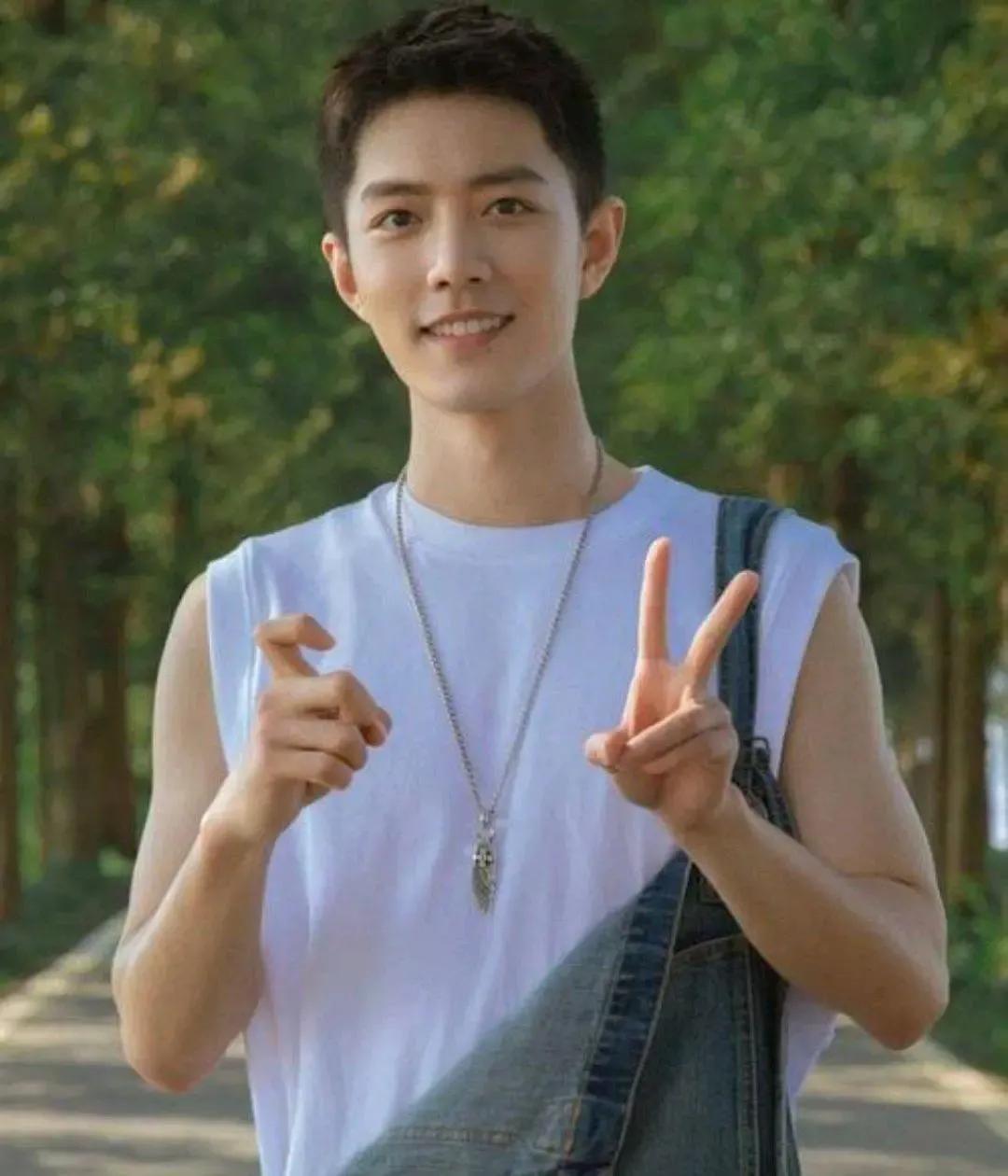 Xiao is online again at the age of three!Xiao Zhan doesn't go home ...