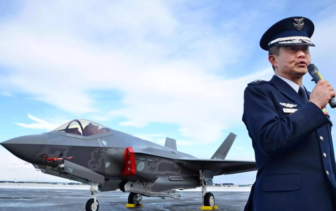 "Japan already has 147 most advanced fighters!" Shinzo Abe uttered a ...