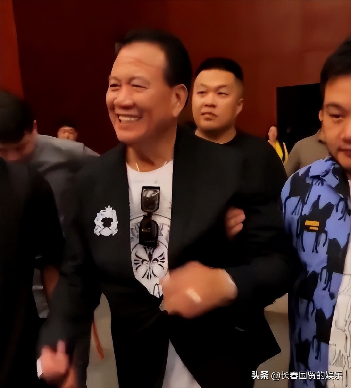 A recent photo of 65-year-old Wan Ziliang was exposed. He was thin and ...