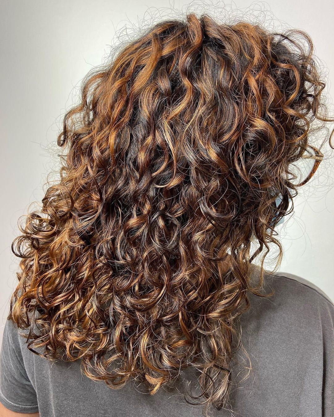 If a 50-year-old woman wants to look youthful with hairstyles, it is ...