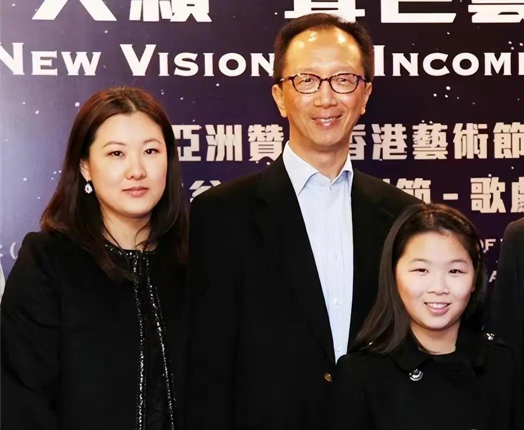 It was revealed that Fu Mingxia was full of wolves, and asked 4 tutors ...