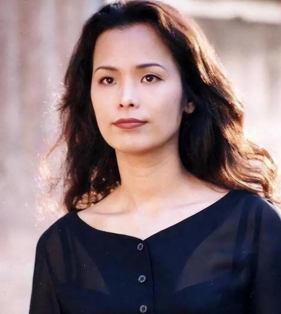 A generation of singer Wei Wei's life, dedication because of love ...