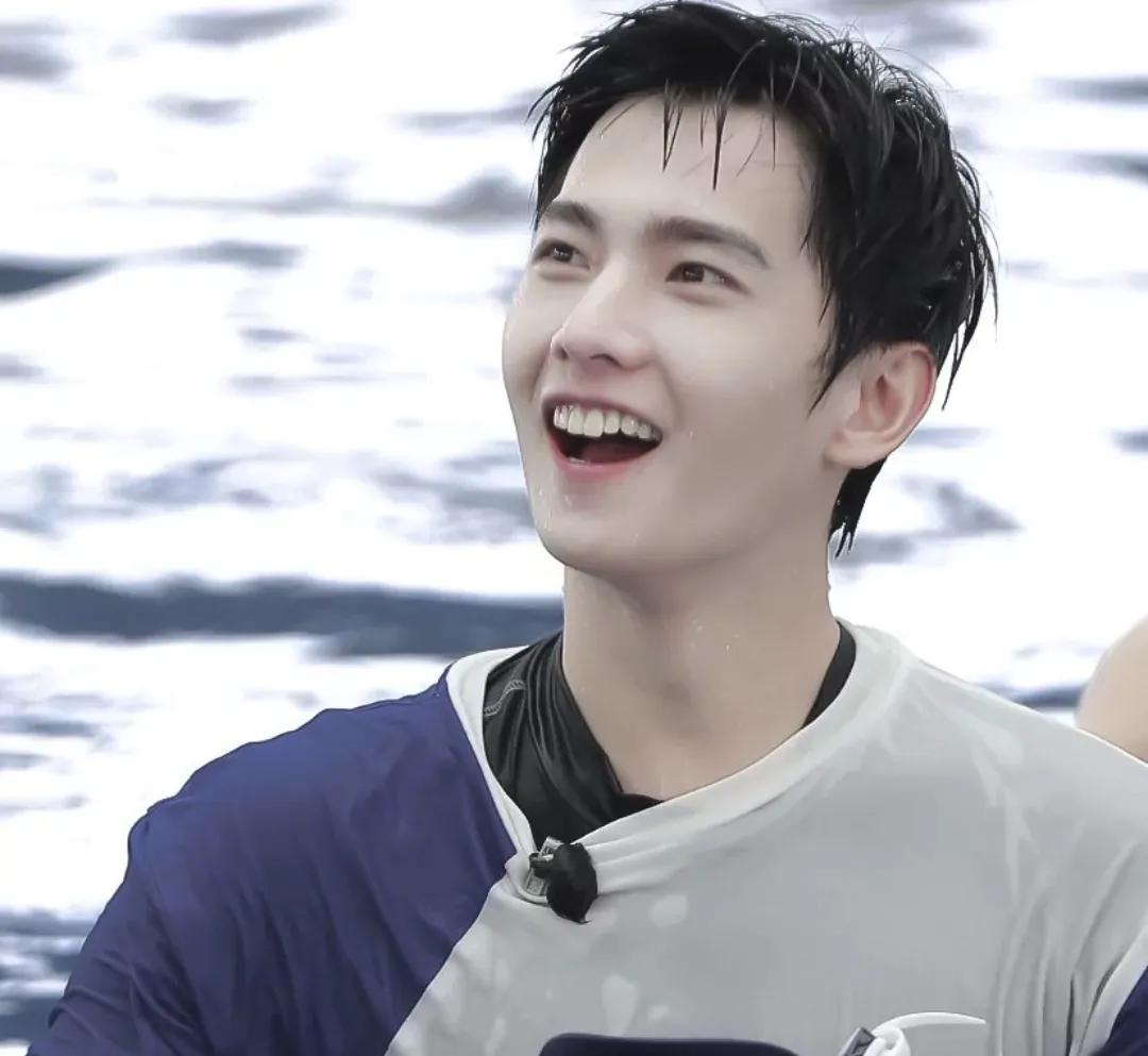 Little Gossip, Yang Yang, Wang Junkai, Wang Yibo, Yang Zi, Fan Chengcheng, Zhao Lusi, Yang Mi ...