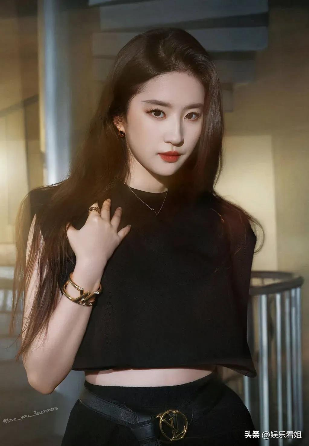 Bai Xueyang's Spring Biography: Lady Huarui - iNEWS