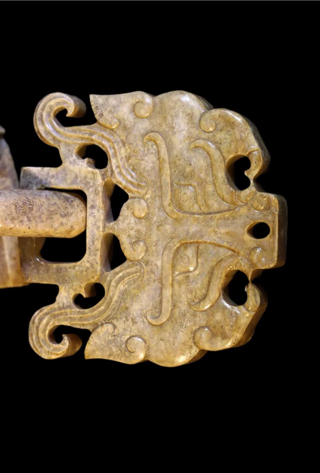 Han Dynasty tiger pattern jade belt hook - iNEWS