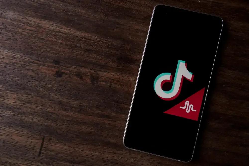 After Silicon Valley Bank falls, they are about to grab Tik Tok in a ...