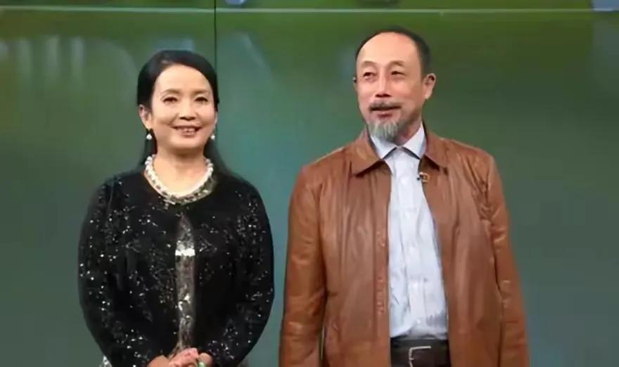 67-year-old Sun Hai picks up scraps in the UK and sells them for money ...