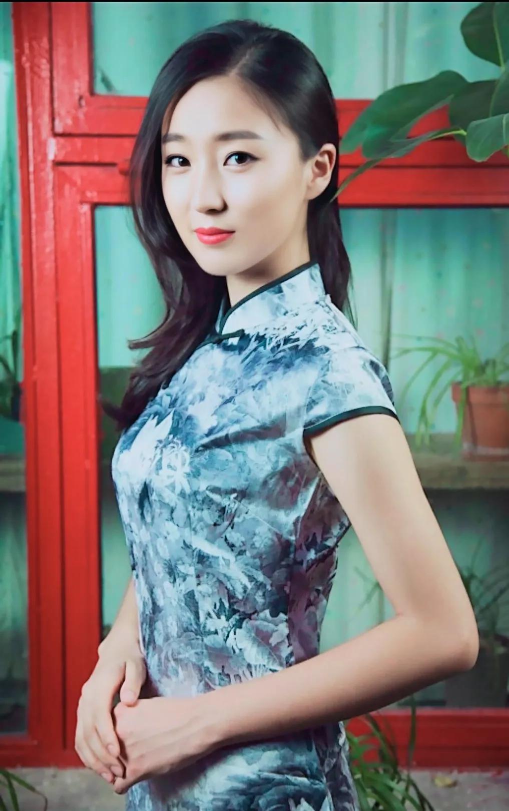 Beautiful actress: Zhang Ying - iNEWS