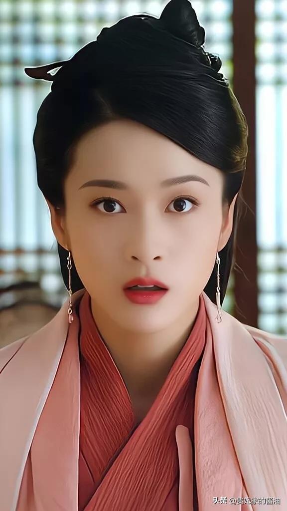 Zhang Xueying as Rong Le - iNEWS