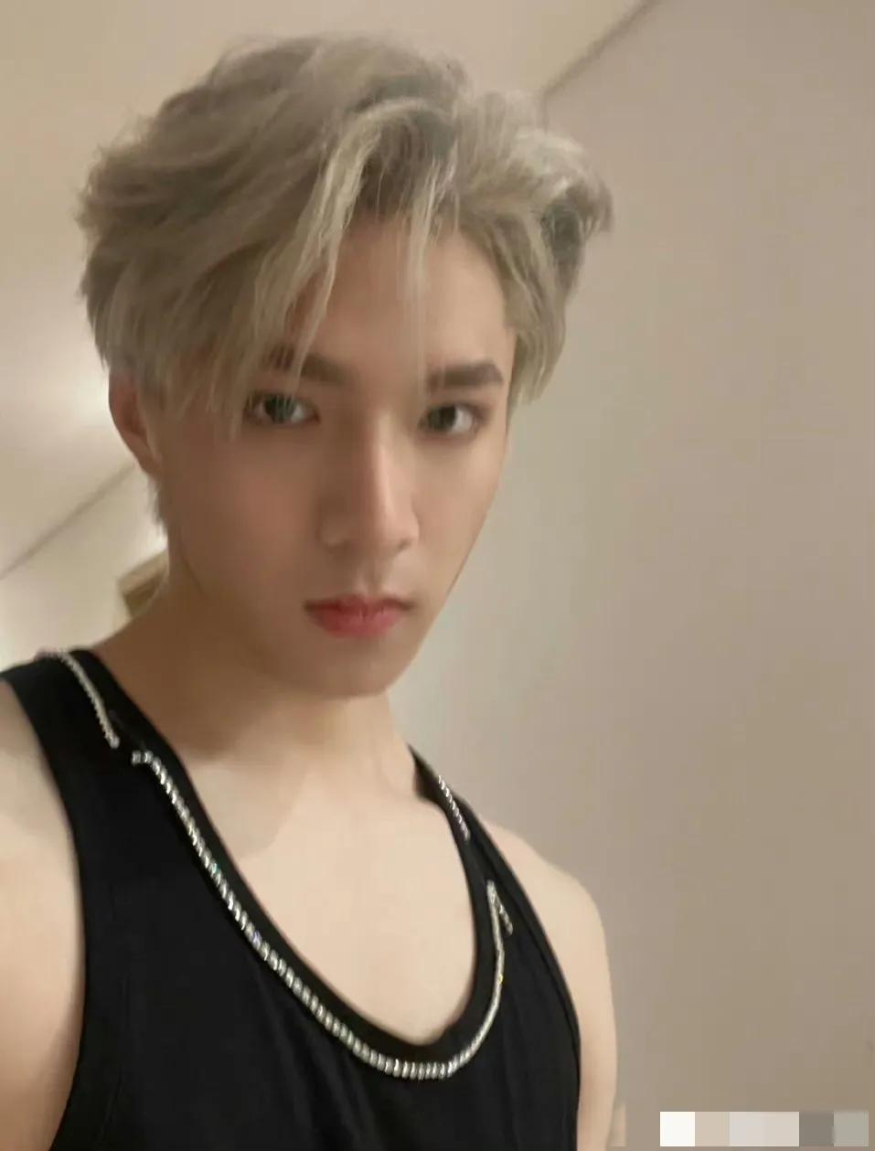 Liu Yaowen undress, save me, so handsome - iNEWS